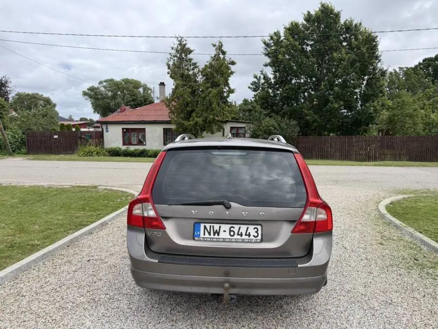 Brūns Volvo V70 2008 Ventspils, ar dzinēja tilpumu 2.40 L un nobraukumu 355 tūkst. km par 3990 €, foto 6 vietnē AUTOMOTO.COM.LV