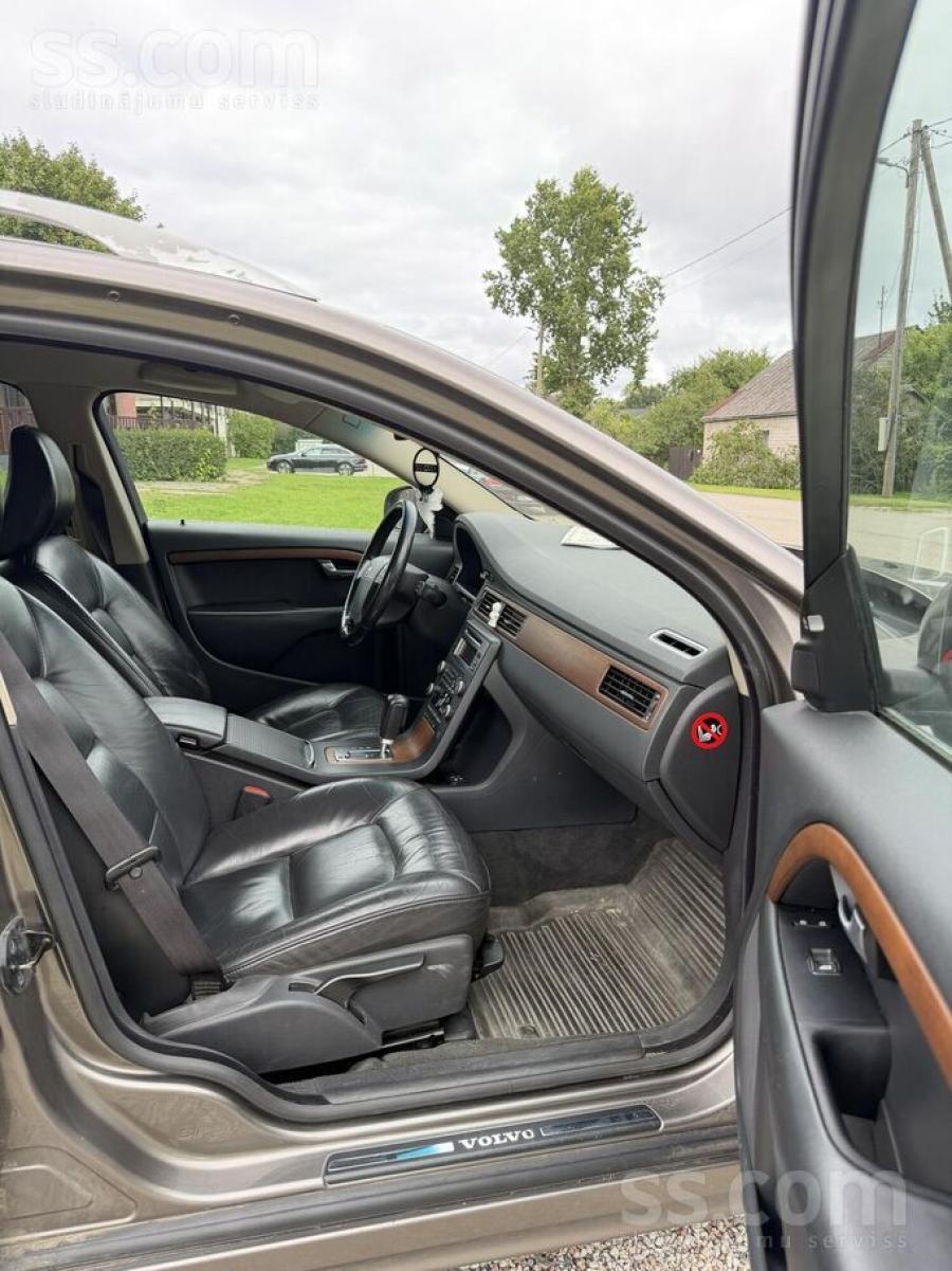 Brūns Volvo V70 2008 Ventspils, ar dzinēja tilpumu 2.40 L un nobraukumu 355 tūkst. km par 3990 €, foto 10 vietnē AUTOMOTO.COM.LV