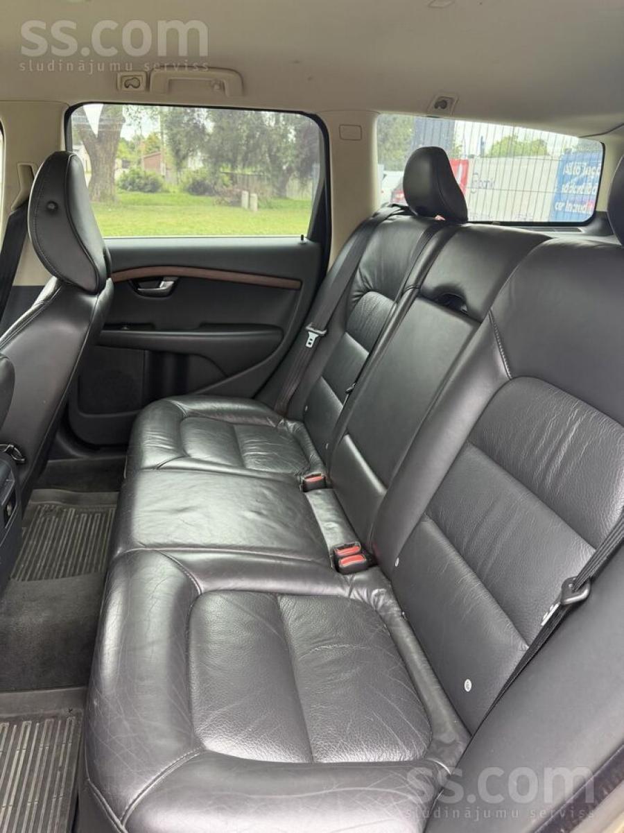 Brūns Volvo V70 2008 Ventspils, ar dzinēja tilpumu 2.40 L un nobraukumu 355 tūkst. km par 3990 €, foto 13 vietnē AUTOMOTO.COM.LV
