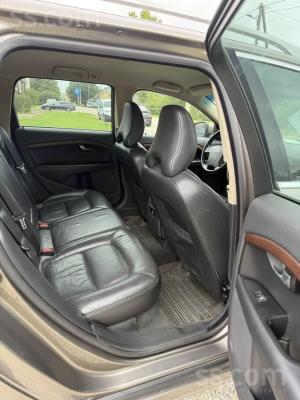 Brūns Volvo V70 2008 Ventspils, ar dzinēja tilpumu 2.40 L un nobraukumu 355 tūkst. km par 3990 €, foto 14 vietnē AUTOMOTO.COM.LV