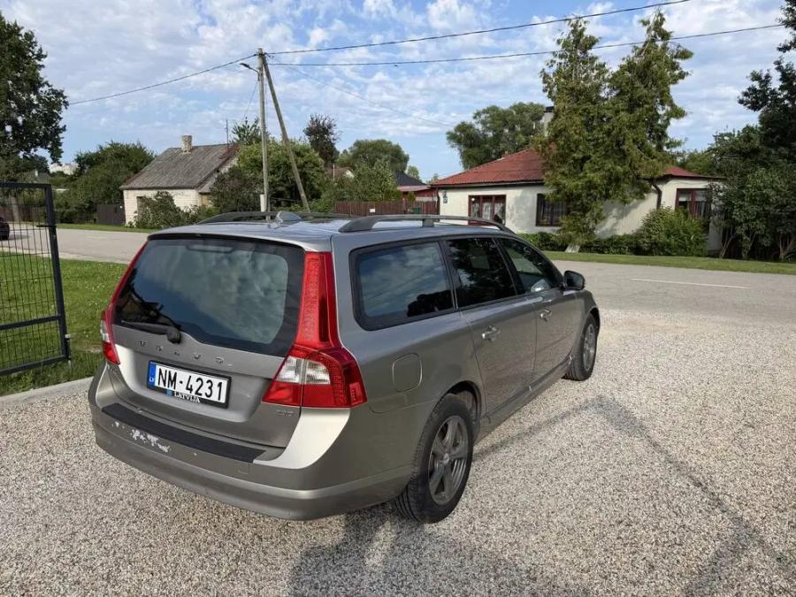Brūns Volvo V70 2008 Ventspils, ar dzinēja tilpumu 2.00 L un nobraukumu 339 tūkst. km par 3300 €, foto 5 vietnē AUTOMOTO.COM.LV
