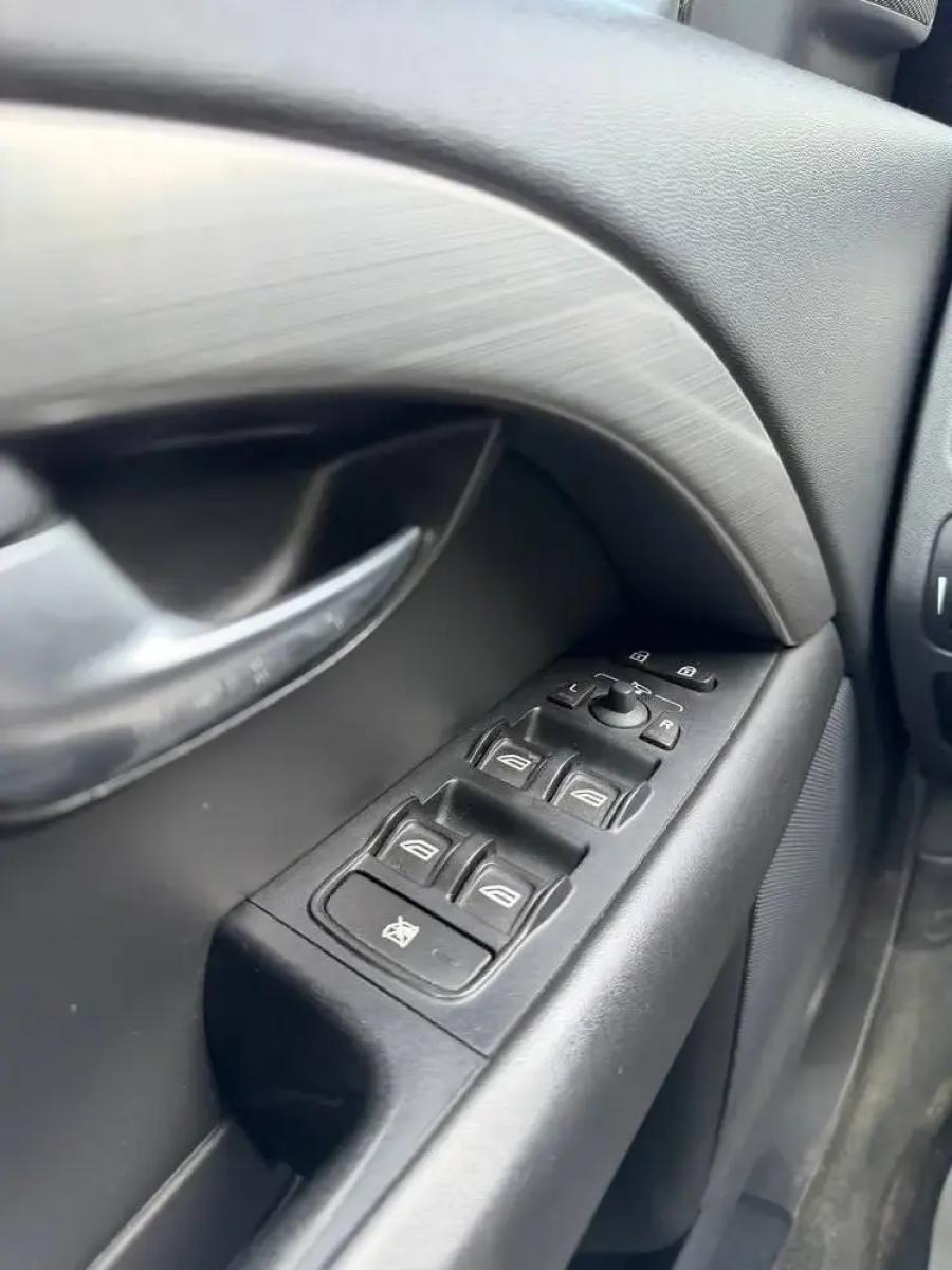 Brūns Volvo V70 2008 Ventspils, ar dzinēja tilpumu 2.00 L un nobraukumu 339 tūkst. km par 3300 €, foto 25 vietnē AUTOMOTO.COM.LV