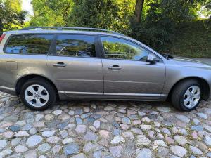 Brown Volvo V70 2008 in Utena, with an engine capacity of 2.40 L and mileage of 376 thousand km for 3950 €, photo 5 on AUTOMOTO.COM.LV