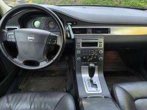 Brown Volvo V70 2008 in Utena, with an engine capacity of 2.40 L and mileage of 376 thousand km for 3950 €, photo 22 on AUTOMOTO.COM.LV