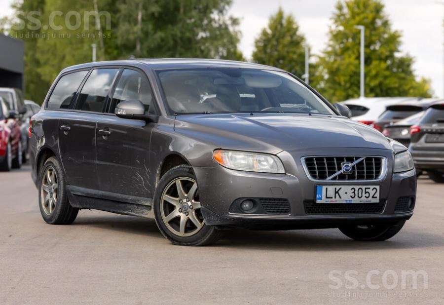 Brown Volvo V70 2008 in Jelgava, with an engine capacity of 2.00 L and mileage of 0 thousand km for 1300 €, photo 3 on AUTOMOTO.COM.LV