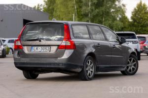 Brown Volvo V70 2008 in Jelgava, with an engine capacity of 2.00 L and mileage of 0 thousand km for 1300 €, photo 4 on AUTOMOTO.COM.LV