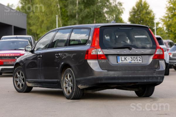 Volvo V70 2008 in Jelgava on AUTOMOTO.COM.LV Brown Volvo V70 2008 in Jelgava, with an engine capacity of 2.00 L and mileage of 0 thousand km for 1300 €, photo 5 on AUTOMOTO.COM.LV
