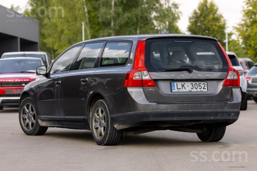 Brown Volvo V70 2008 in Jelgava, with an engine capacity of 2.00 L and mileage of 0 thousand km for 1300 €, photo 5 on AUTOMOTO.COM.LV