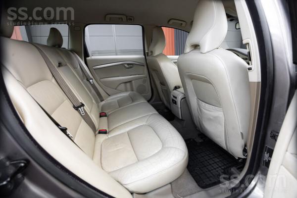 Volvo V70 2008 in Jelgava on AUTOMOTO.COM.LV Brown Volvo V70 2008 in Jelgava, with an engine capacity of 2.00 L and mileage of 0 thousand km for 1300 €, photo 7 on AUTOMOTO.COM.LV