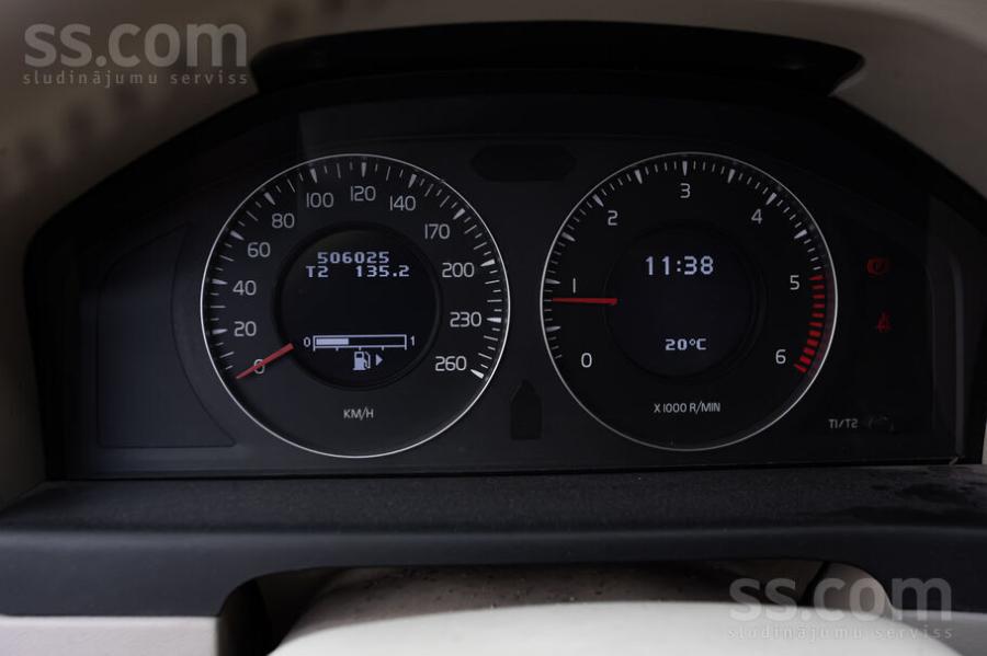 Brown Volvo V70 2008 in Jelgava, with an engine capacity of 2.00 L and mileage of 0 thousand km for 1300 €, photo 17 on AUTOMOTO.COM.LV