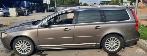 Brown Volvo V70 2008 in Kaunas, with an engine capacity of 2.00 L and mileage of 250 thousand km for 2000 €, photo 1 on AUTOMOTO.COM.LV