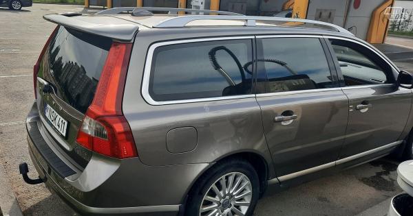 Brown Volvo V70 2008 in Kaunas, with an engine capacity of 2.00 L and mileage of 250 thousand km for 2000 €, photo 6 on AUTOMOTO.COM.LV
