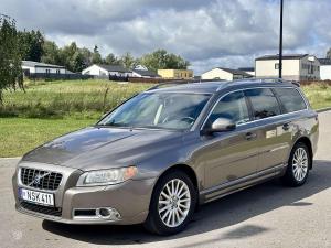 Brown Volvo V70 2008 in Vilnius, with an engine capacity of 2.00 L and mileage of 251 thousand km for 3600 €, photo  on AUTOMOTO.COM.LV