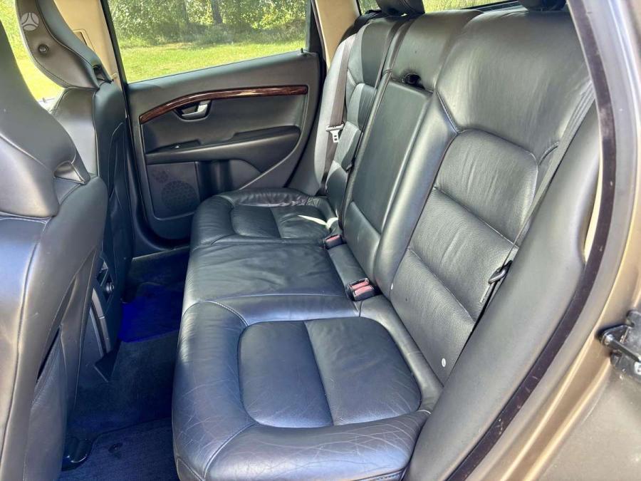 Brown Volvo V70 2008 in Vilnius, with an engine capacity of 2.00 L and mileage of 251 thousand km for 3600 €, photo 14 on AUTOMOTO.COM.LV