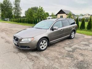 Brown Volvo V70 2009 in Bauska, with an engine capacity of 2.50 L and mileage of 301 thousand km for 3400 €, photo 1 on AUTOMOTO.COM.LV