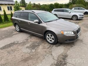 Brown Volvo V70 2009 in Bauska, with an engine capacity of 2.50 L and mileage of 301 thousand km for 3400 €, photo 2 on AUTOMOTO.COM.LV