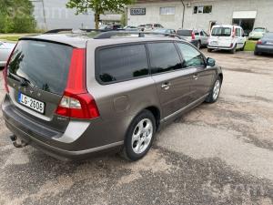 Brown Volvo V70 2009 in Bauska, with an engine capacity of 2.50 L and mileage of 301 thousand km for 3400 €, photo 5 on AUTOMOTO.COM.LV