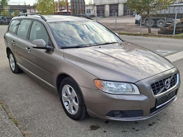 Brūns Volvo V70 2009 Ukmergė, ar dzinēja tilpumu 2.00 L un nobraukumu 284 tūkst. km par 3500 €, foto 2 vietnē AUTOMOTO.COM.LV