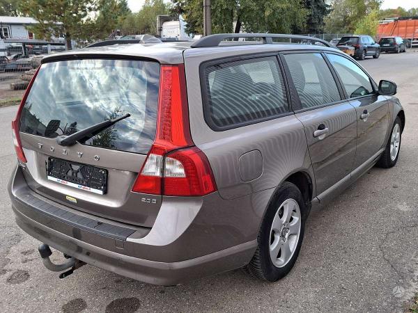 Brūns Volvo V70 2009 Ukmergė, ar dzinēja tilpumu 2.00 L un nobraukumu 284 tūkst. km par 3500 €, foto 4 vietnē AUTOMOTO.COM.LV