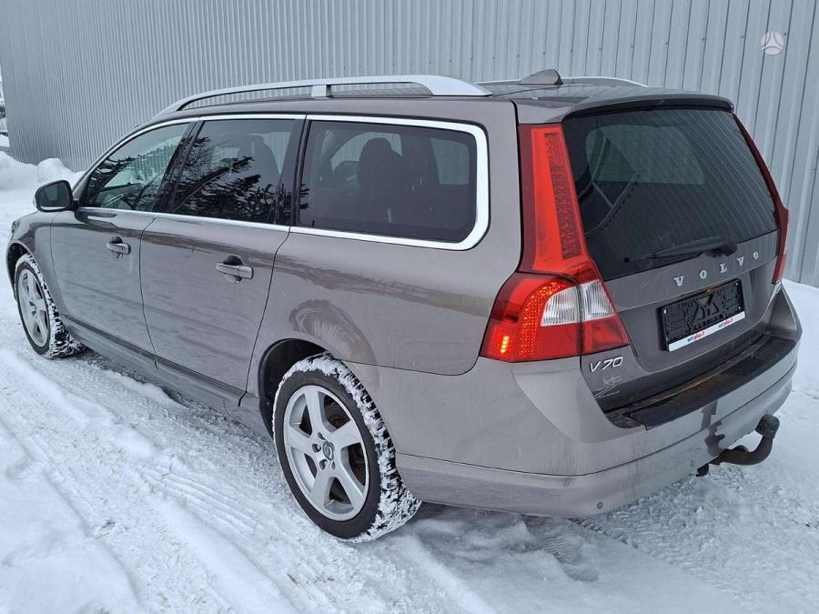 Brown Volvo V70 2009 in Ukmerge, with an engine capacity of 2.00 L and mileage of 284 thousand km for 3400 €, photo 4 on AUTOMOTO.COM.LV