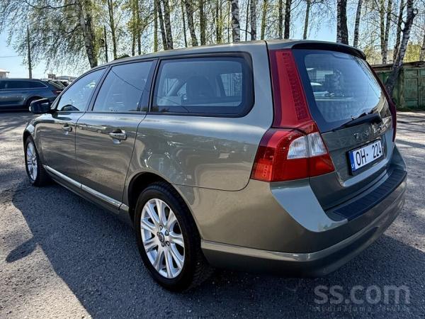Brūns Volvo V70 2009 Rīga, ar dzinēja tilpumu 2.40 L un nobraukumu 0 tūkst. km par 4590 €, foto 7 vietnē AUTOMOTO.COM.LV