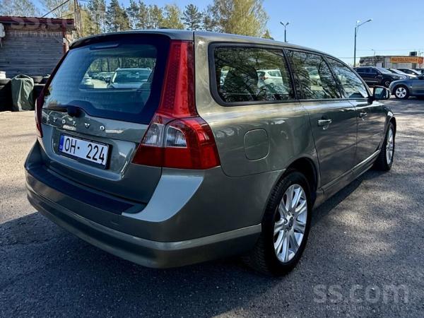 Brūns Volvo V70 2009 Rīga, ar dzinēja tilpumu 2.40 L un nobraukumu 0 tūkst. km par 4590 €, foto 8 vietnē AUTOMOTO.COM.LV