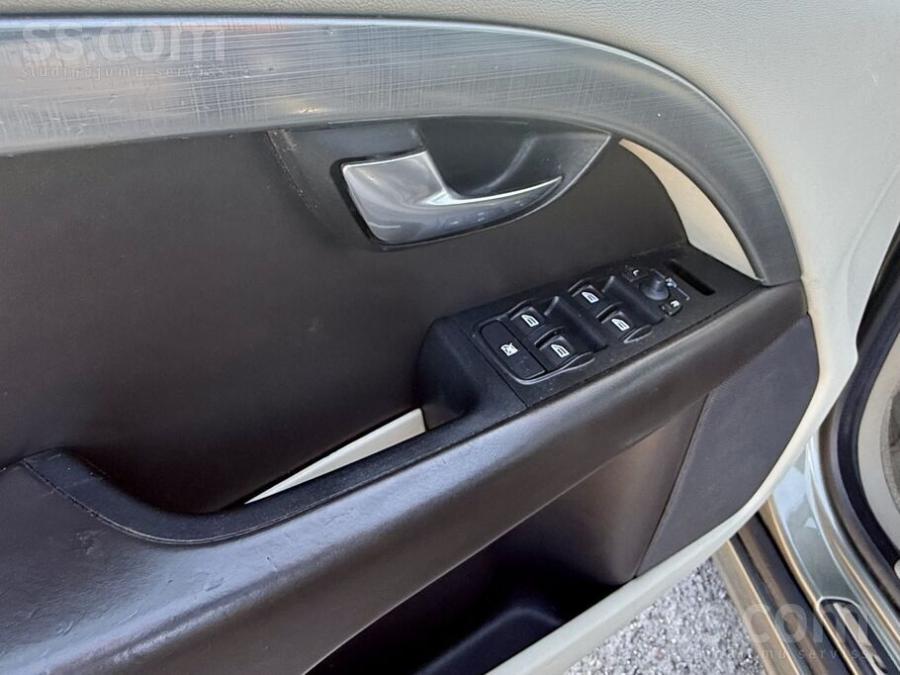 Brūns Volvo V70 2009 Rīga, ar dzinēja tilpumu 2.40 L un nobraukumu 0 tūkst. km par 4590 €, foto 13 vietnē AUTOMOTO.COM.LV