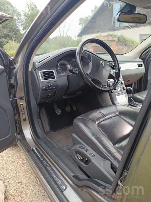 Brūns Volvo V70 2009 Aizkraukle, ar dzinēja tilpumu 2.00 L un nobraukumu 390 tūkst. km par 3000 €, foto 7 vietnē AUTOMOTO.COM.LV