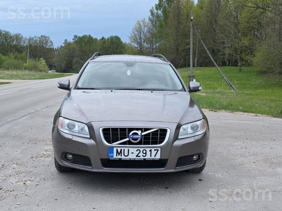 Brown Volvo V70 2009 in Gulbene, with an engine capacity of 2.40 L and mileage of 40 thousand km for 3750 €, photo 1 on AUTOMOTO.COM.LV