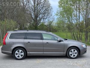 Brown Volvo V70 2009 in Gulbene, with an engine capacity of 2.40 L and mileage of 40 thousand km for 3750 €, photo 4 on AUTOMOTO.COM.LV