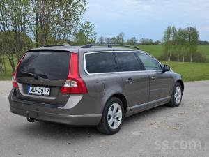 Brown Volvo V70 2009 in Gulbene, with an engine capacity of 2.40 L and mileage of 40 thousand km for 3750 €, photo 5 on AUTOMOTO.COM.LV