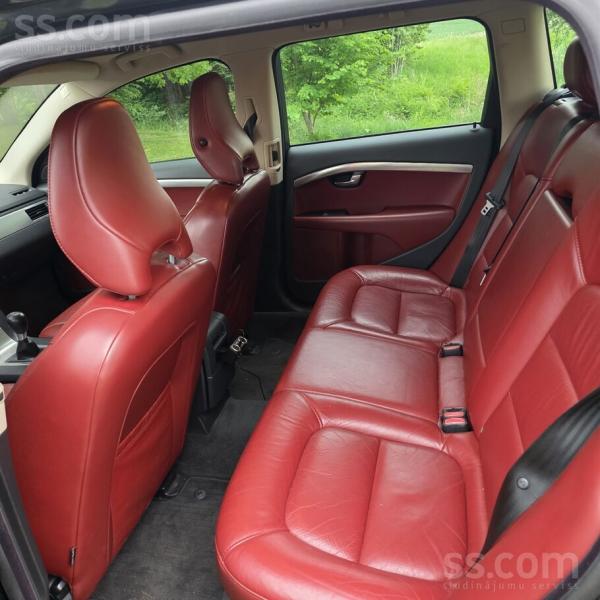 Brown Volvo V70 2009 in Bauska, with an engine capacity of 2.40 L and mileage of 428 thousand km for 3430 €, photo 9 on AUTOMOTO.COM.LV