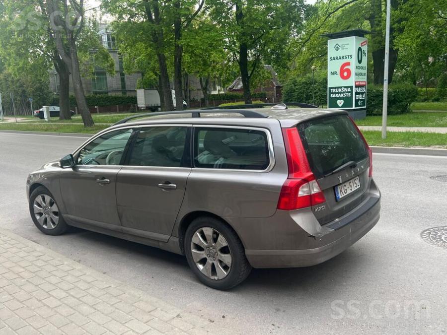 Коричневый Вольво В70 2009 в Рига, объемом двигателя 2.40 л и пробегом 340 тыс. км за 4500 €, фото 1 на AUTOMOTO.COM.LV