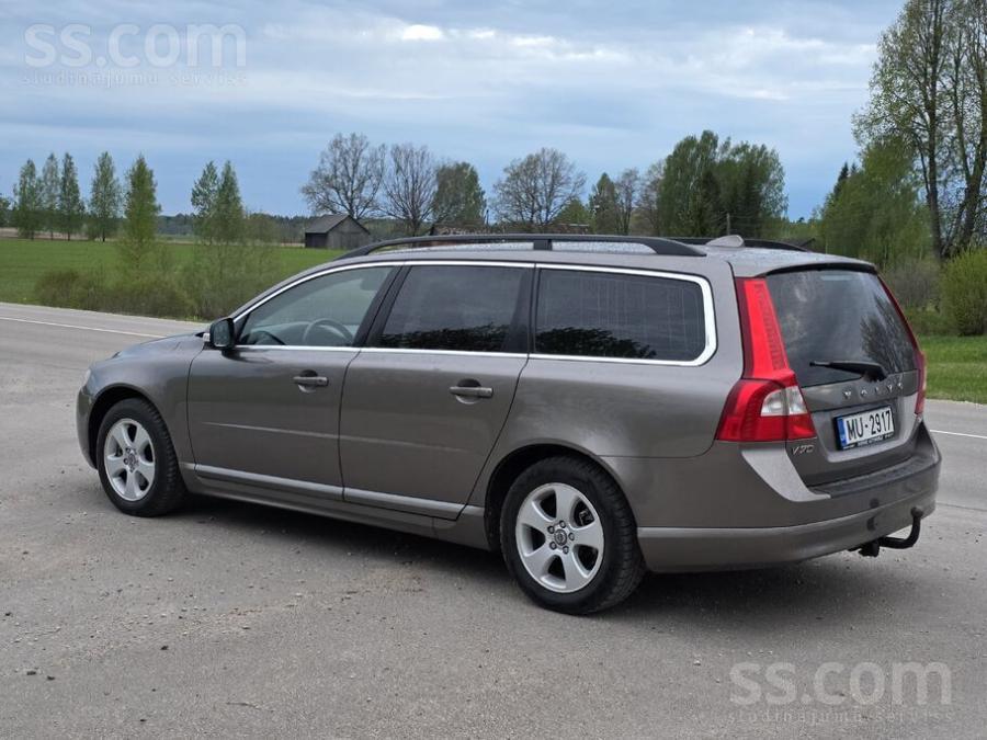 Brūns Volvo V70 2009 Gulbene, ar dzinēja tilpumu 2.40 L un nobraukumu 400 tūkst. km par 3600 €, foto 7 vietnē AUTOMOTO.COM.LV