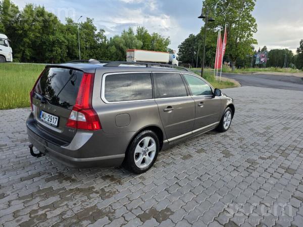 Brown Volvo V70 2009 in Gulbene, with an engine capacity of 2.40 L and mileage of 401 thousand km for 3750 €, photo 7 on AUTOMOTO.COM.LV