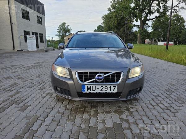Brown Volvo V70 2009 in Gulbene, with an engine capacity of 2.40 L and mileage of 401 thousand km for 3750 €, photo 10 on AUTOMOTO.COM.LV