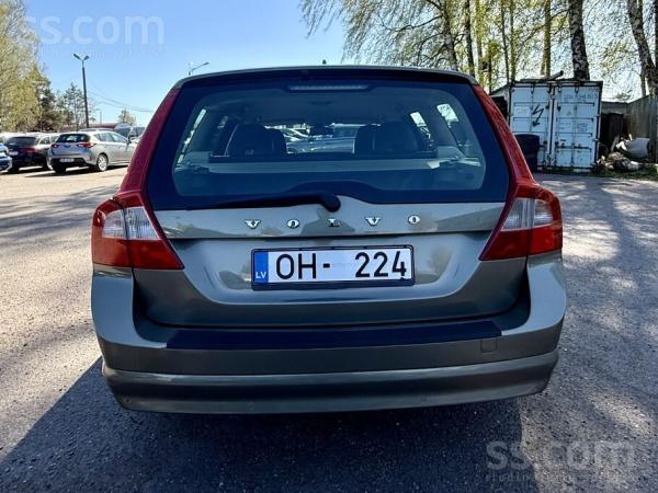 Коричневый Вольво В70 2009 в Рига, объемом двигателя 2.40 л и пробегом 0 тыс. км за 4590 €, фото 6 на AUTOMOTO.COM.LV