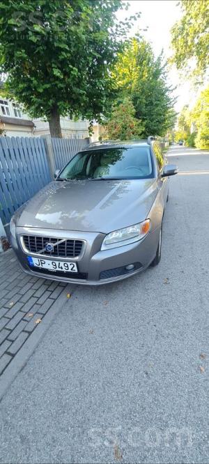 Brown Volvo V70 2009 in Riga, with an engine capacity of 2.00 L and mileage of 312 thousand km for 2200 €, photo 4 on AUTOMOTO.COM.LV