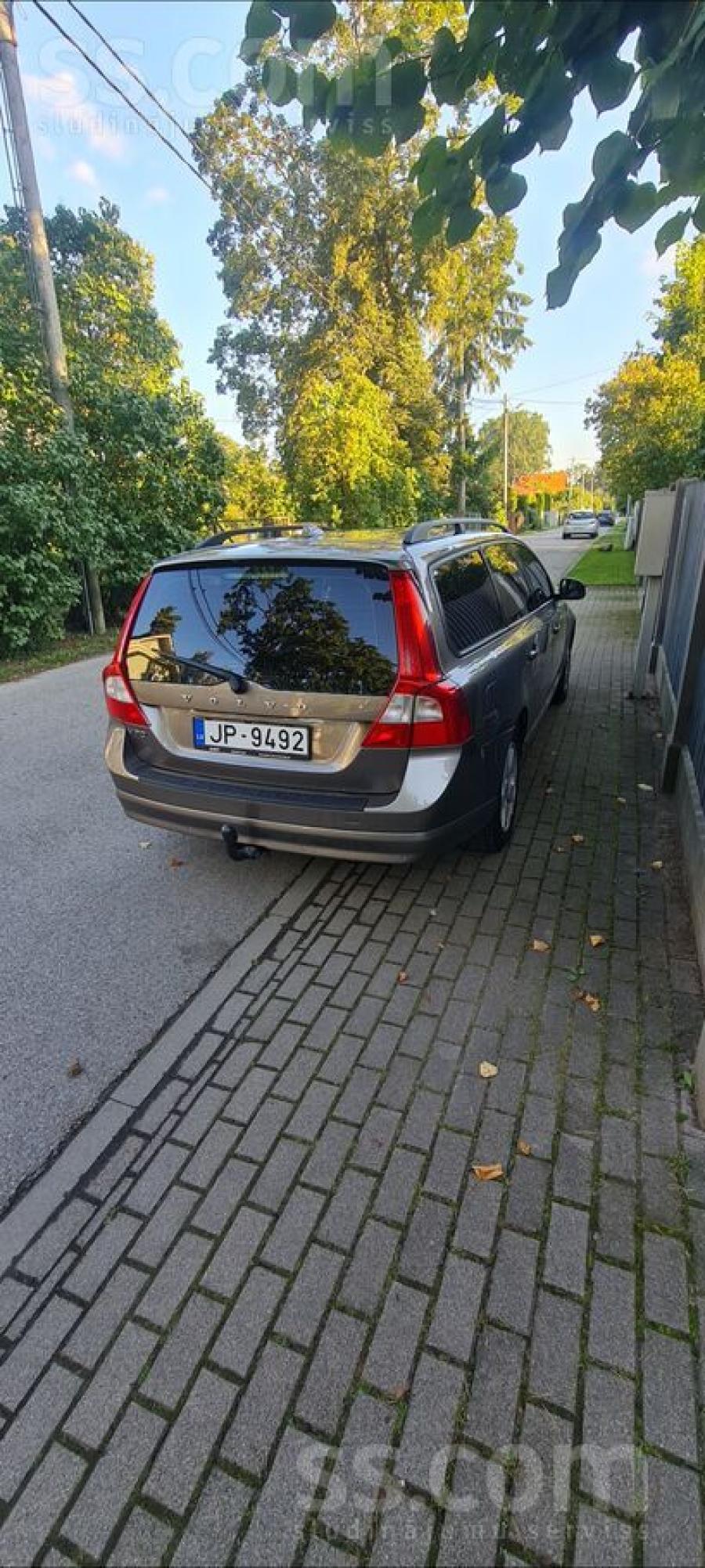 Brown Volvo V70 2009 in Riga, with an engine capacity of 2.00 L and mileage of 312 thousand km for 2200 €, photo 7 on AUTOMOTO.COM.LV