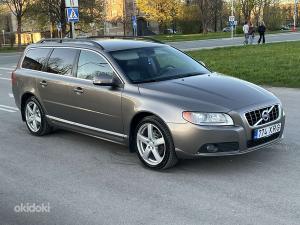 Brūns Volvo V70 2009 Narva, ar dzinēja tilpumu 2.40 L un nobraukumu 433 tūkst. km par 3699 €, foto 3 vietnē AUTOMOTO.COM.LV