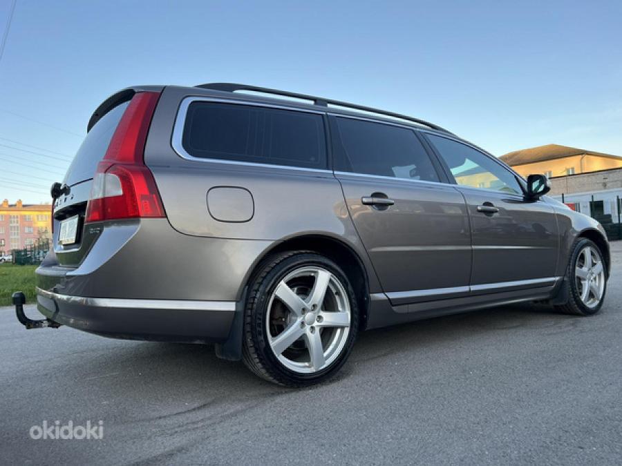 Brūns Volvo V70 2009 Narva, ar dzinēja tilpumu 2.40 L un nobraukumu 433 tūkst. km par 3699 €, foto 8 vietnē AUTOMOTO.COM.LV