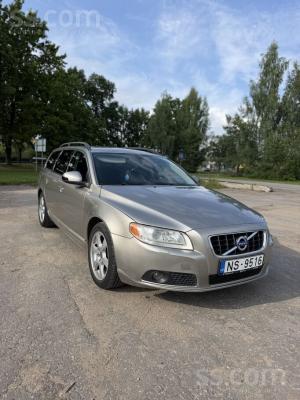 Brūns Volvo V70 2009 Rīga, ar dzinēja tilpumu 2.40 L un nobraukumu 255 tūkst. km par 3450 €, foto  vietnē AUTOMOTO.COM.LV