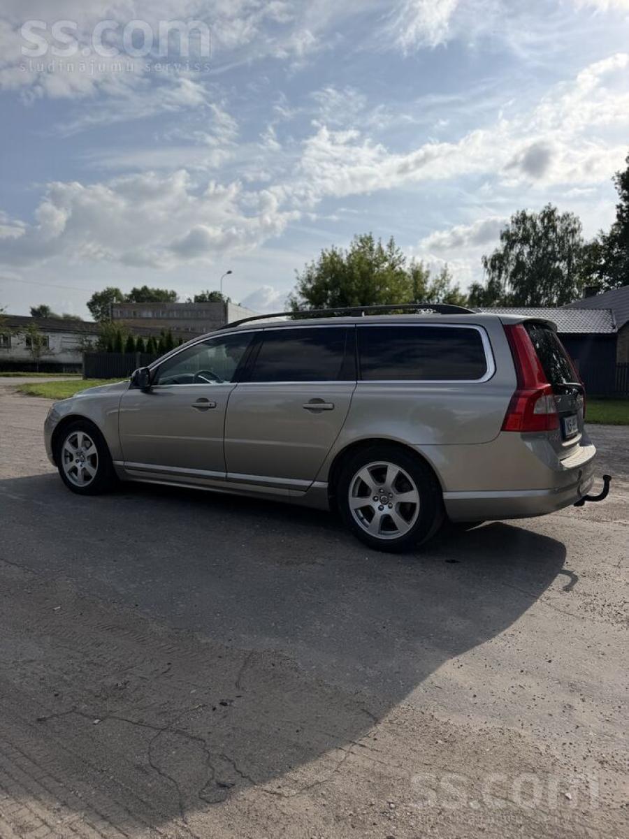 Brūns Volvo V70 2009 Rīga, ar dzinēja tilpumu 2.40 L un nobraukumu 255 tūkst. km par 3450 €, foto 6 vietnē AUTOMOTO.COM.LV