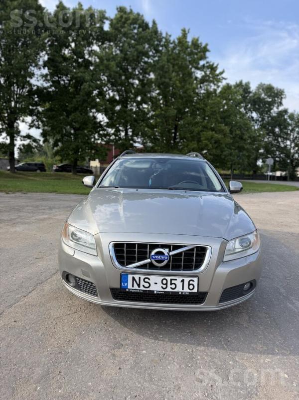 Brown Volvo V70 2009 in Riga, with an engine capacity of 2.40 L and mileage of 255 thousand km for 3450 €, photo 7 on AUTOMOTO.COM.LV