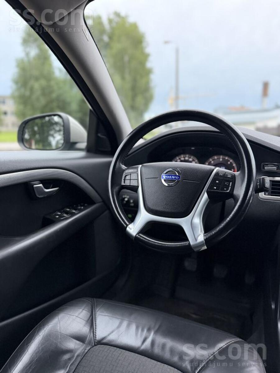 Brūns Volvo V70 2009 Rīga, ar dzinēja tilpumu 2.40 L un nobraukumu 255 tūkst. km par 3450 €, foto 9 vietnē AUTOMOTO.COM.LV