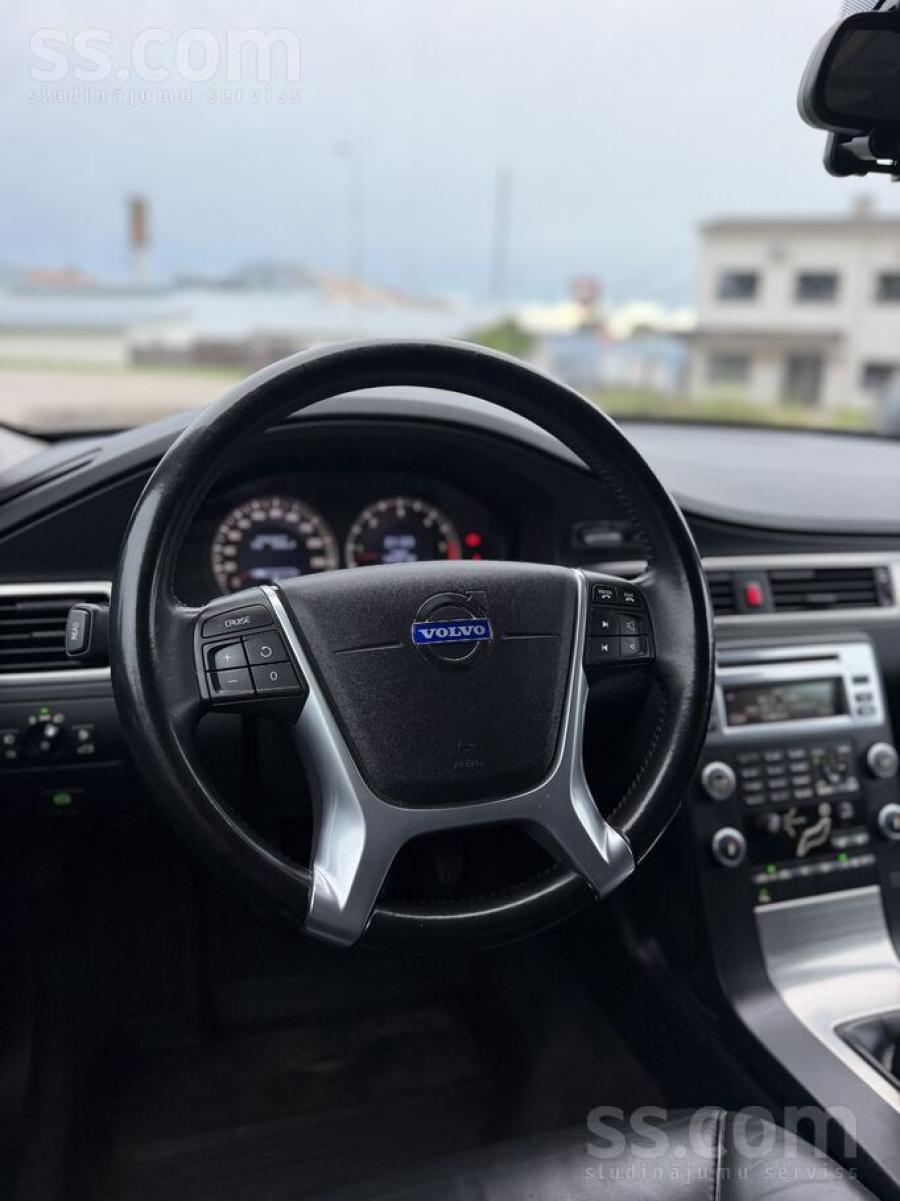 Brūns Volvo V70 2009 Rīga, ar dzinēja tilpumu 2.40 L un nobraukumu 255 tūkst. km par 3450 €, foto 10 vietnē AUTOMOTO.COM.LV