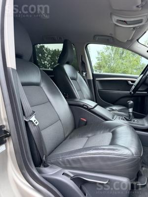 Brūns Volvo V70 2009 Rīga, ar dzinēja tilpumu 2.40 L un nobraukumu 255 tūkst. km par 3450 €, foto 12 vietnē AUTOMOTO.COM.LV