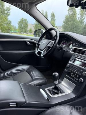 Brūns Volvo V70 2009 Rīga, ar dzinēja tilpumu 2.40 L un nobraukumu 255 tūkst. km par 3450 €, foto 13 vietnē AUTOMOTO.COM.LV