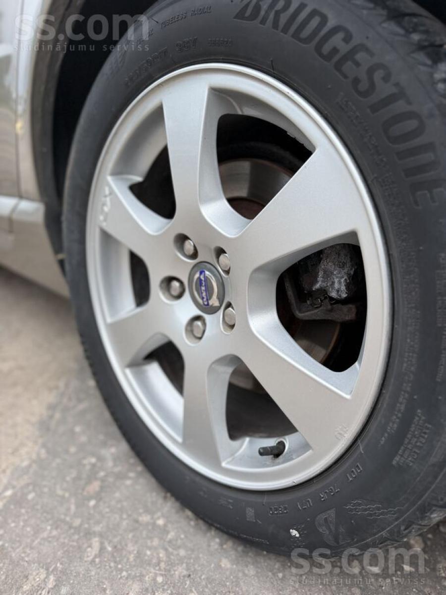 Brūns Volvo V70 2009 Rīga, ar dzinēja tilpumu 2.40 L un nobraukumu 255 tūkst. km par 3450 €, foto 16 vietnē AUTOMOTO.COM.LV