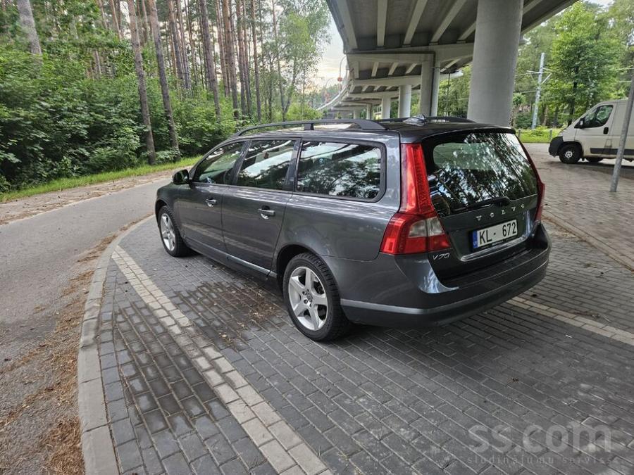 Brown Volvo V70 2009 in Riga, with an engine capacity of 2.40 L and mileage of 285 thousand km for 3150 €, photo 6 on AUTOMOTO.COM.LV